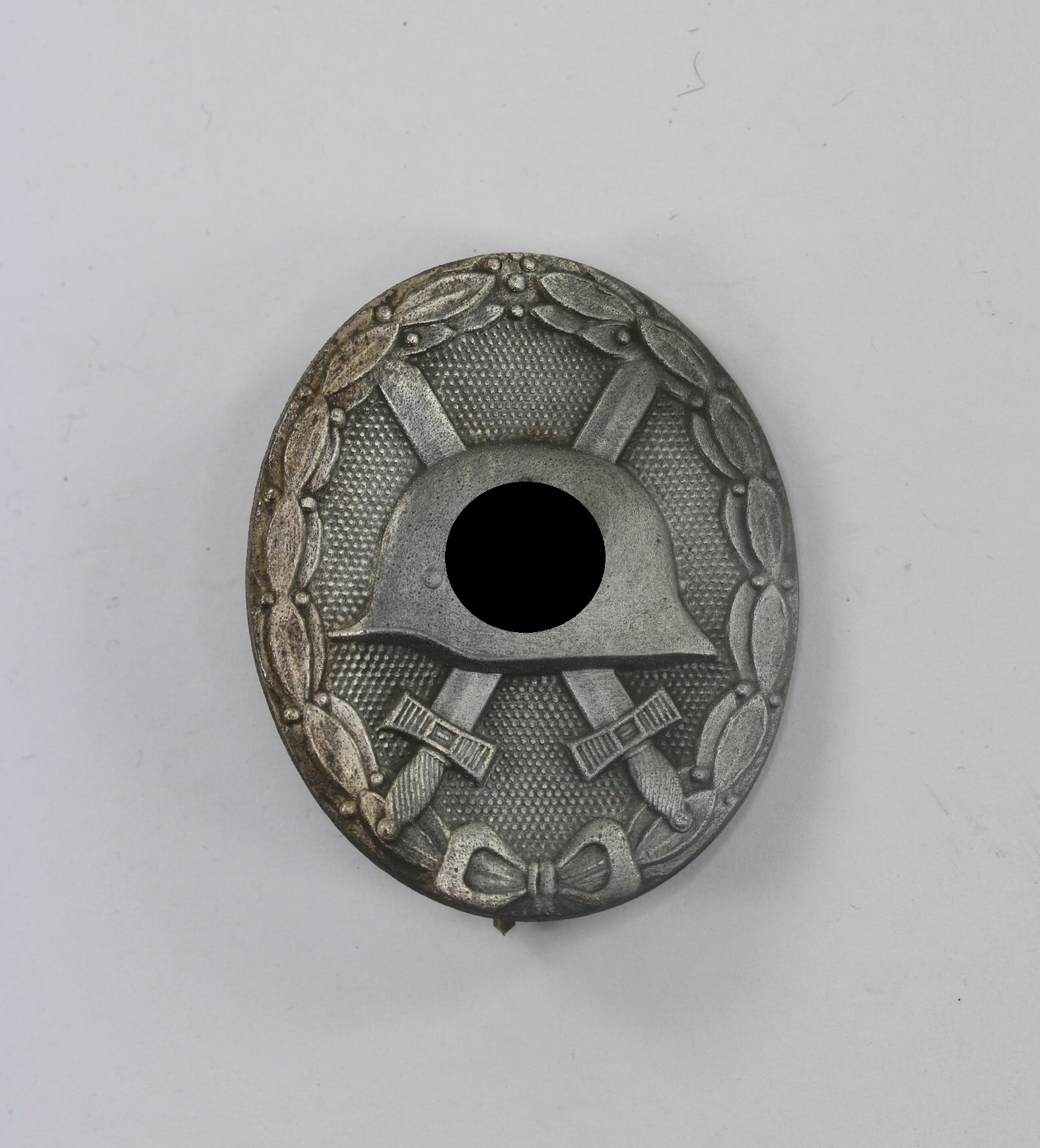 Wound Badge in Silver, Model L22 (Glaser & Sohn, Dresden)